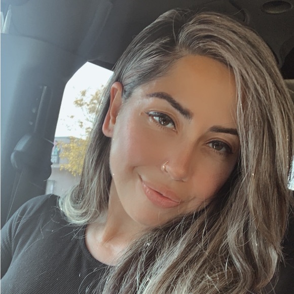 Sadia's Closet (@sadreezy) | Poshmark